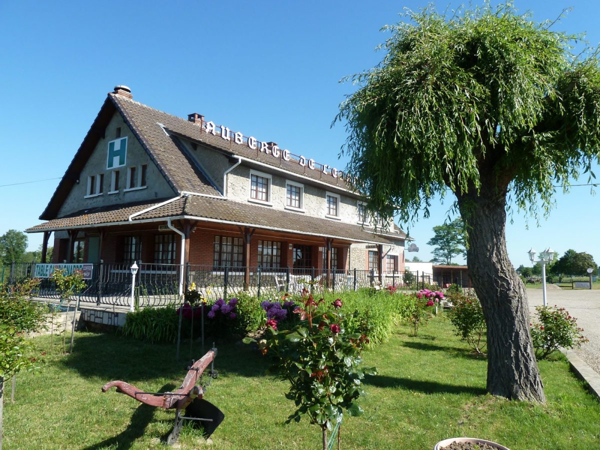 Gîtes and rentals Bed & breakfast Pond Inn in Broût-Vernet : Val de Sioule